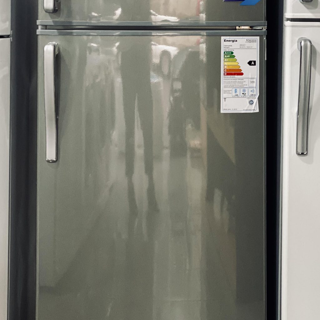heladera gris – Familia Confort